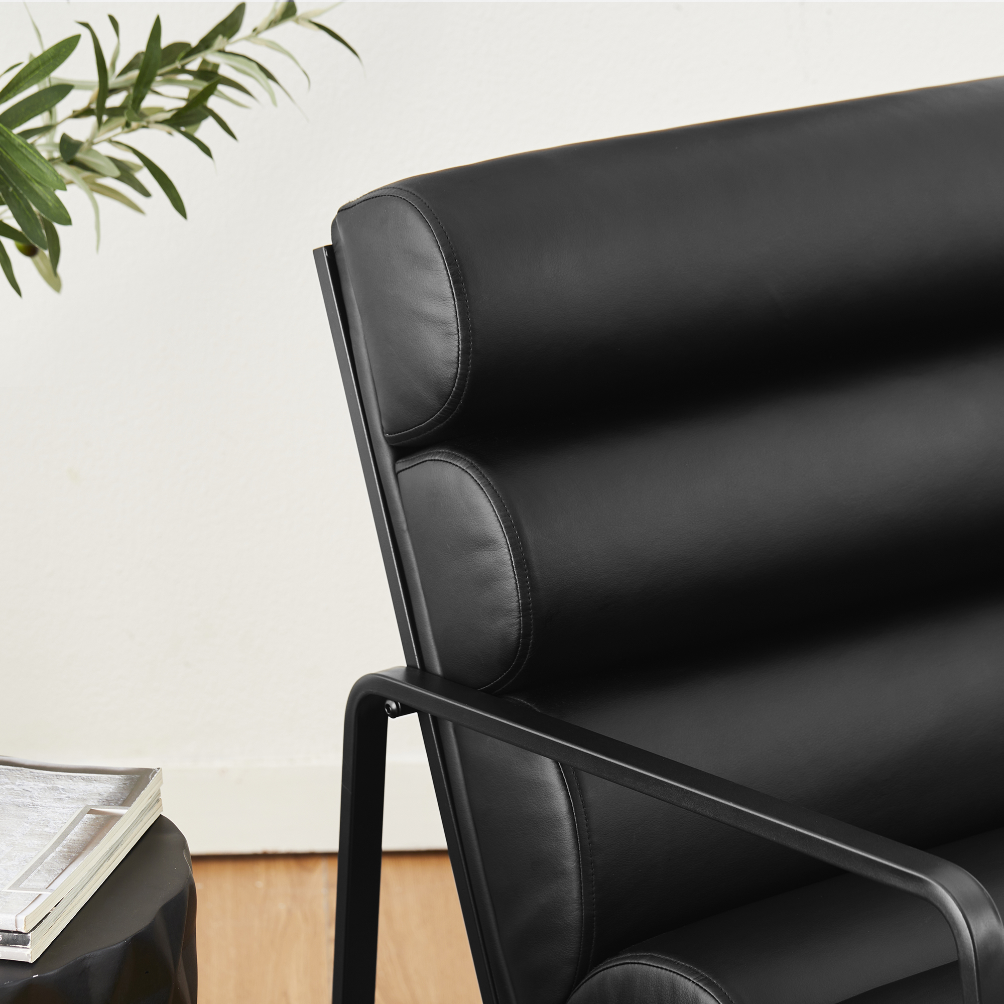 [OFFICIAL] Glitzhome Modern Black Wavy Leatherette Accent Arm Chair ...